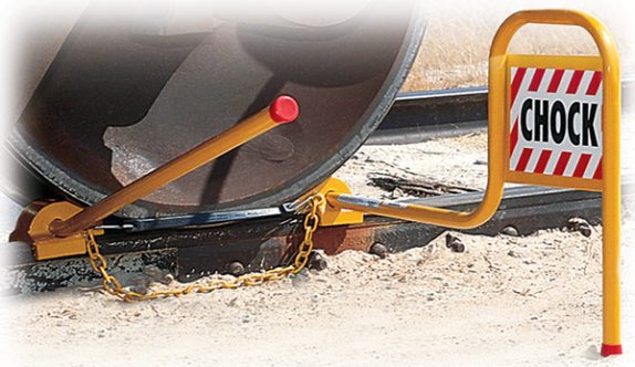 "C-2" Double Chock w/Tightener, Padlock & Flag | Aldon®