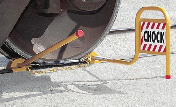 Double Railroad Wheel Chock with Flag (Flush Rail) | Aldon®