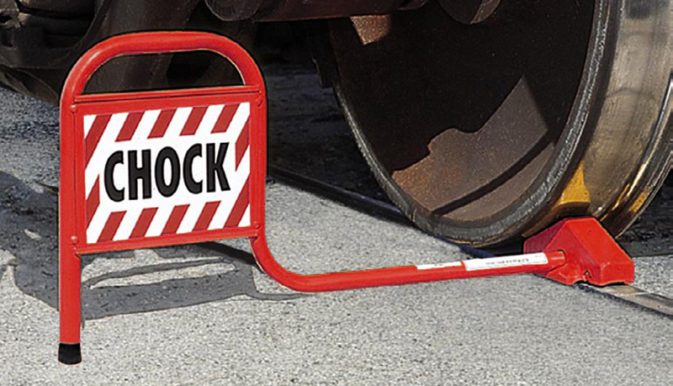 Whack 'Em Single Railroad Wheel Chock w/Flag - Flush Rail | Aldon®