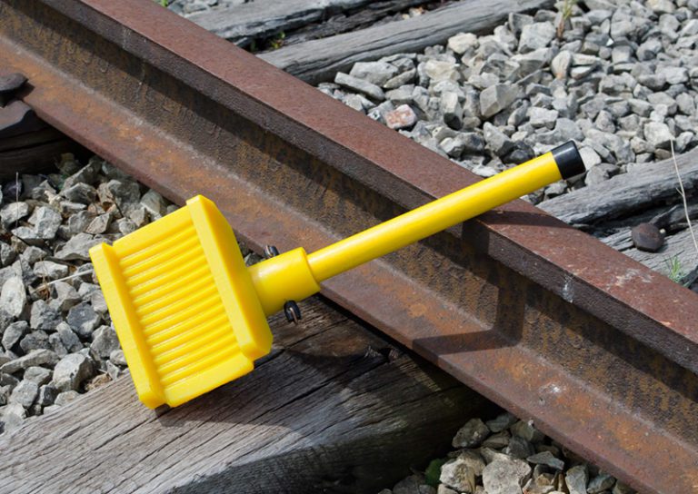 Spark-Proof Urethane Heavy-Duty Single Wheel Chock | Aldon®