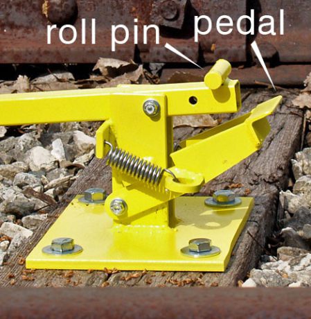 Mouse Trap Spring Loaded Sign Holder | Aldon®