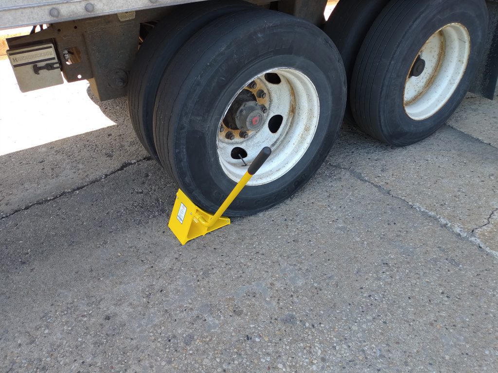 Trailer Flag Wheel Chock HWC Style | Aldon®