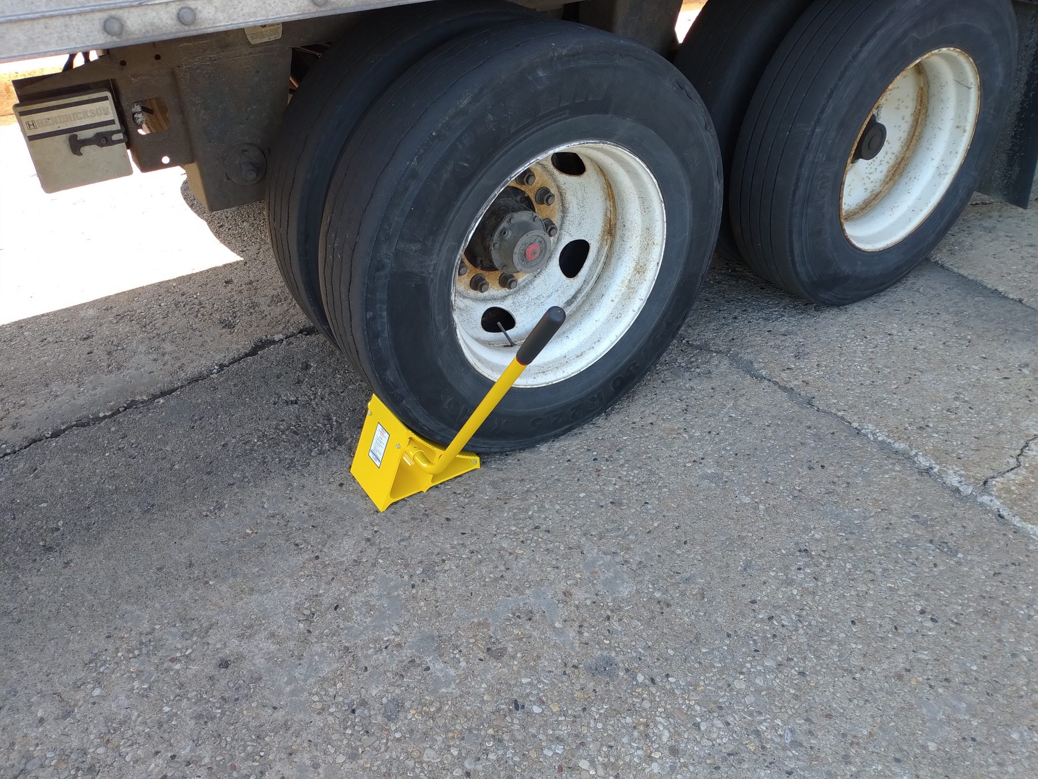Trailer Flag Wheel Chock HWC Style - Aldon®