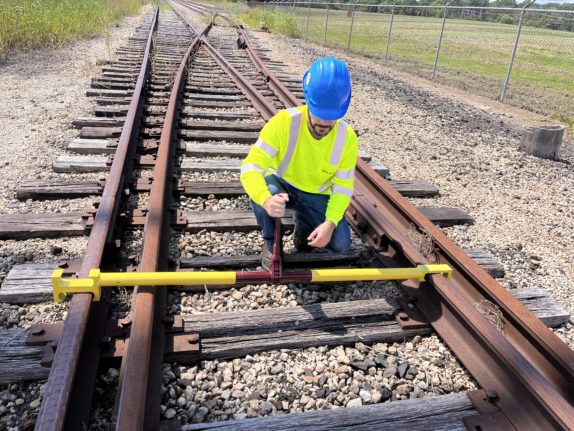 Track Gauge Spreader (Head of Rail) | Aldon®