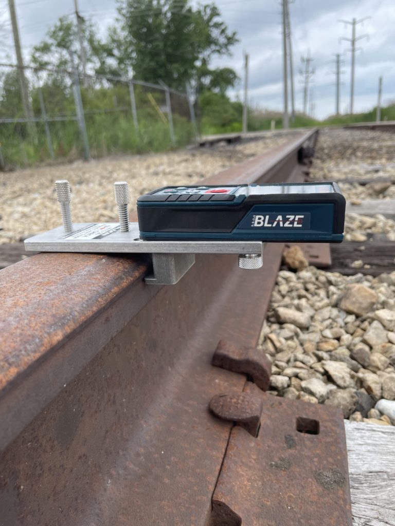 Spot-Check Laser Gauge (Magnetic) | Aldon®