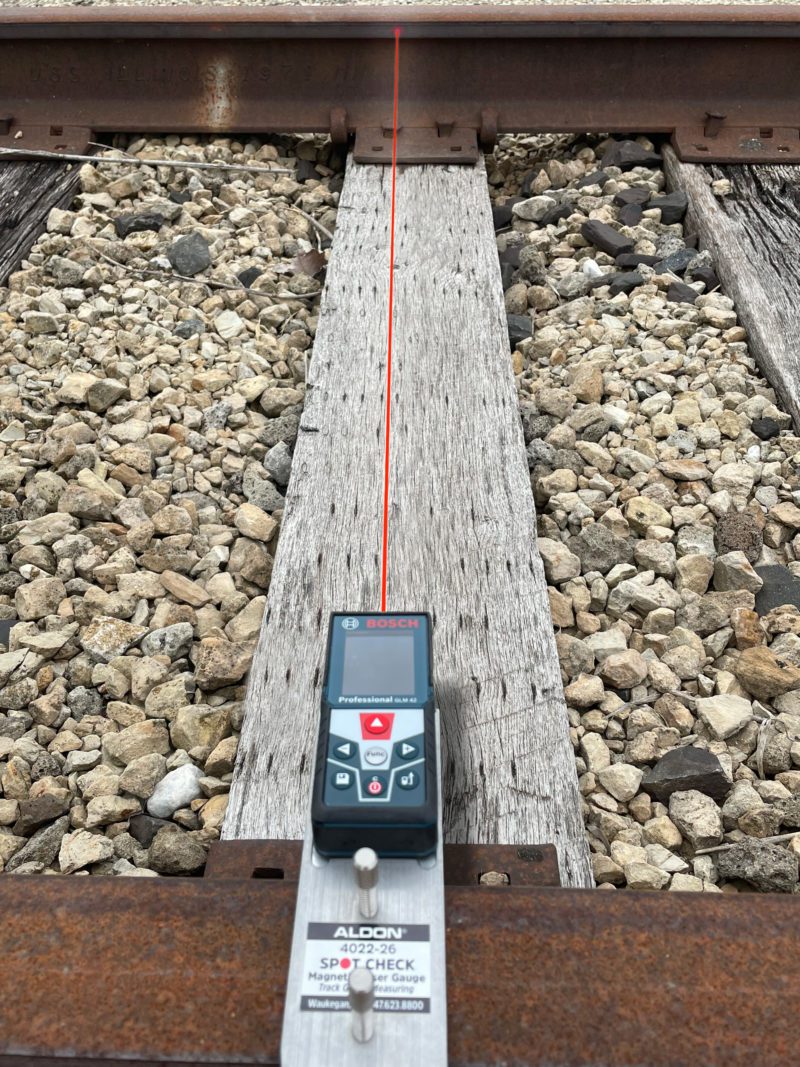 Spot-Check Laser Gauge (Magnetic) | Aldon®