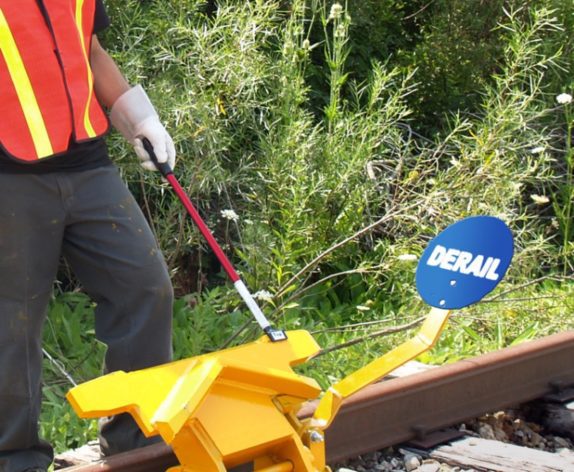 Railway Derails & Rerailers | Aldon®