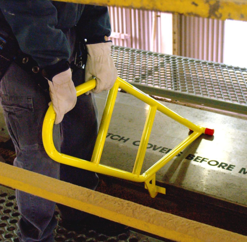 Hatch Key® Heavy-Duty Railcar Pry Bar | Aldon Company, Inc.