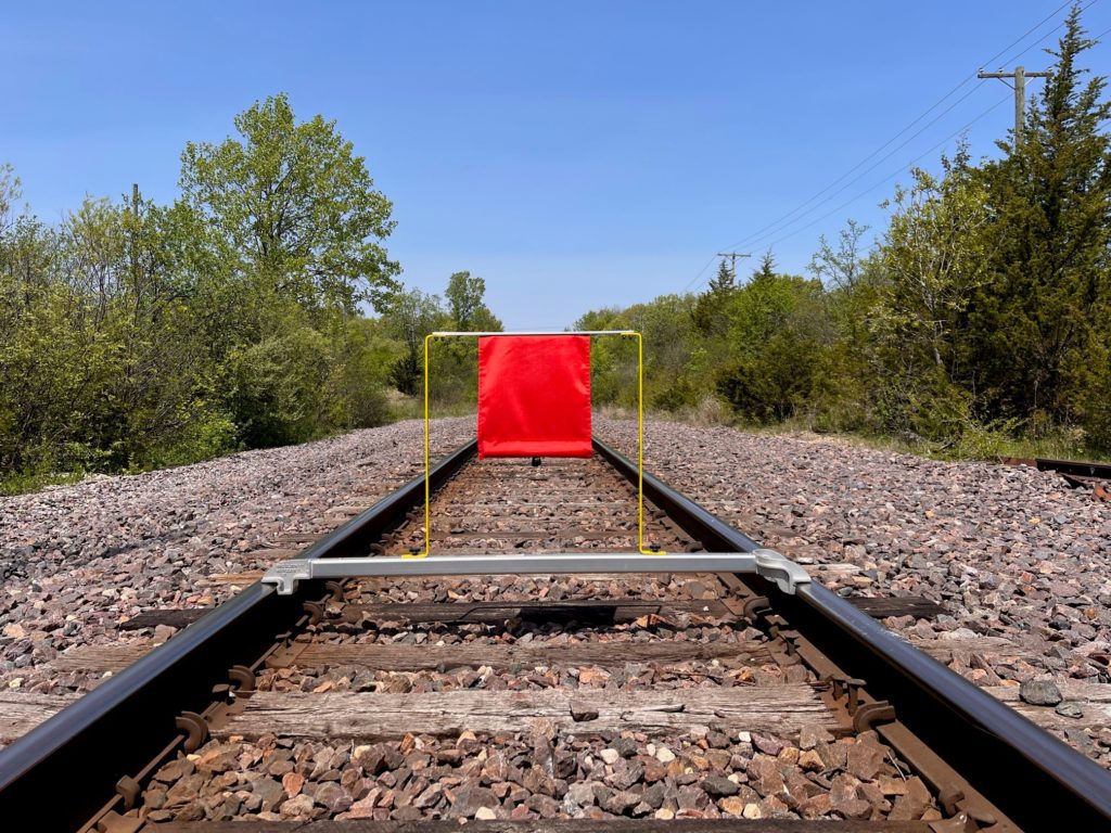 Universal Handle For Track Gauges & Levels | Aldon®