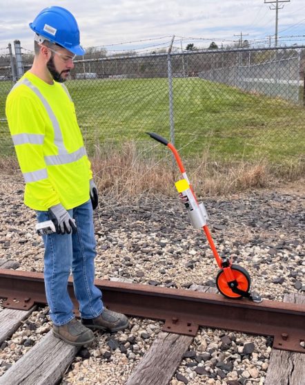 Magnetic Rail Top Distance Counter | Aldon®